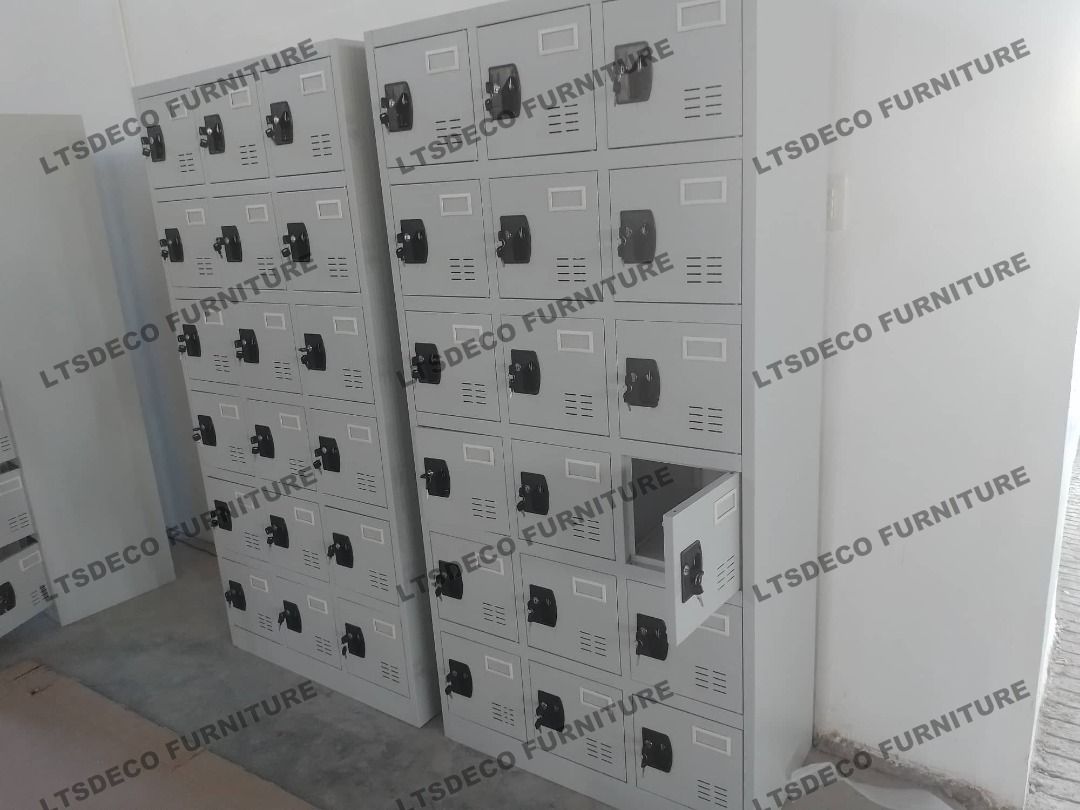 18 DOOR STEEL LOCKER OFFICE PARTITION, Furniture & Home Living, Office ...