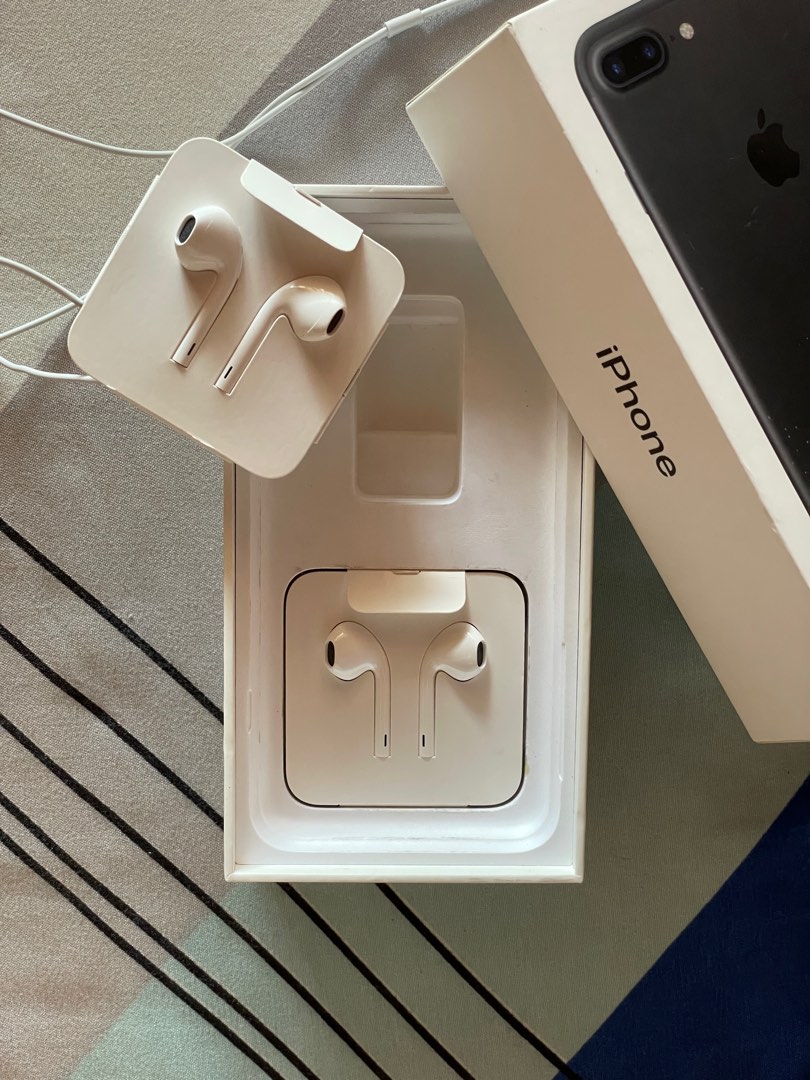 Authentic Apple Lightning Wired Earpods Earphones Original, Audio ...