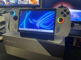 Asus ROG Ally Z1 Extreme (512gb) with accessories, Video Gaming, Video ...