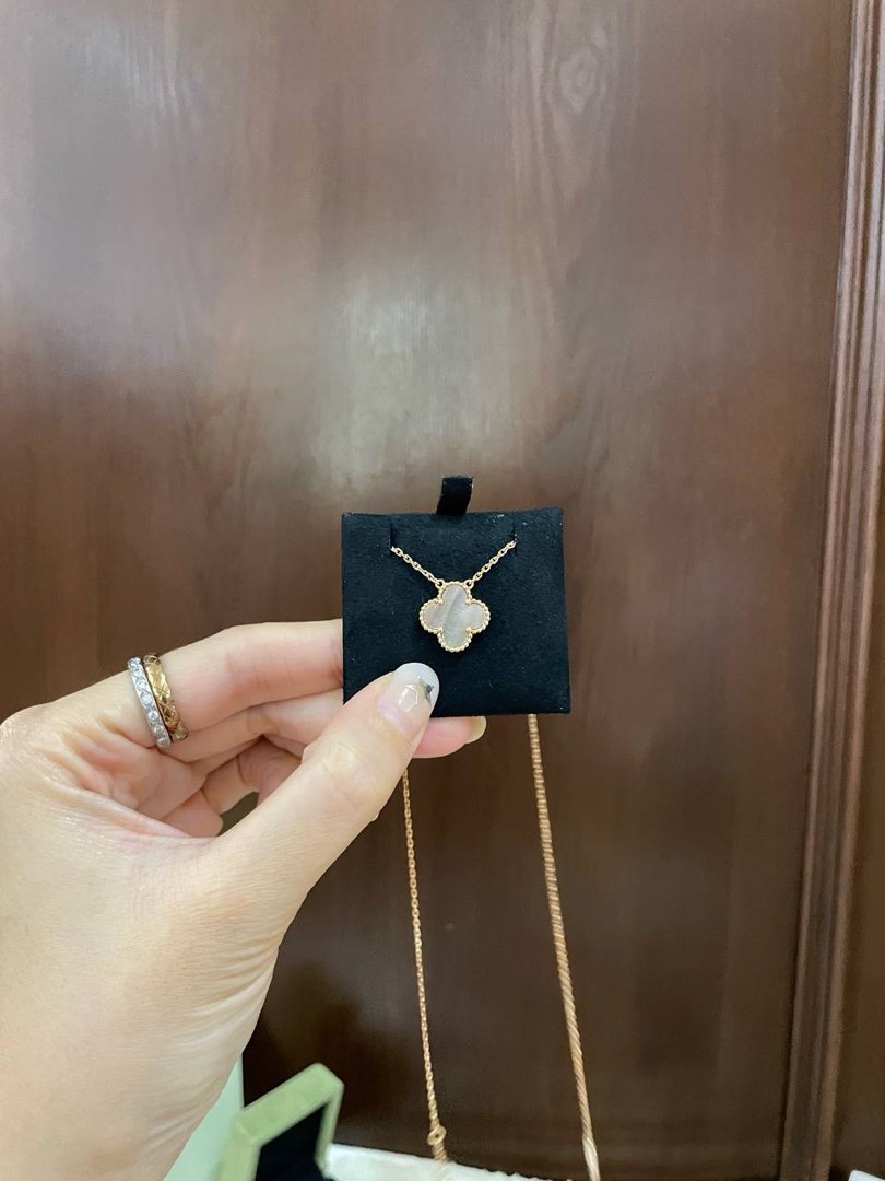 💯 Authentic Vca Vintage Alhambra Necklace . Grey Mop. With cert and box ...