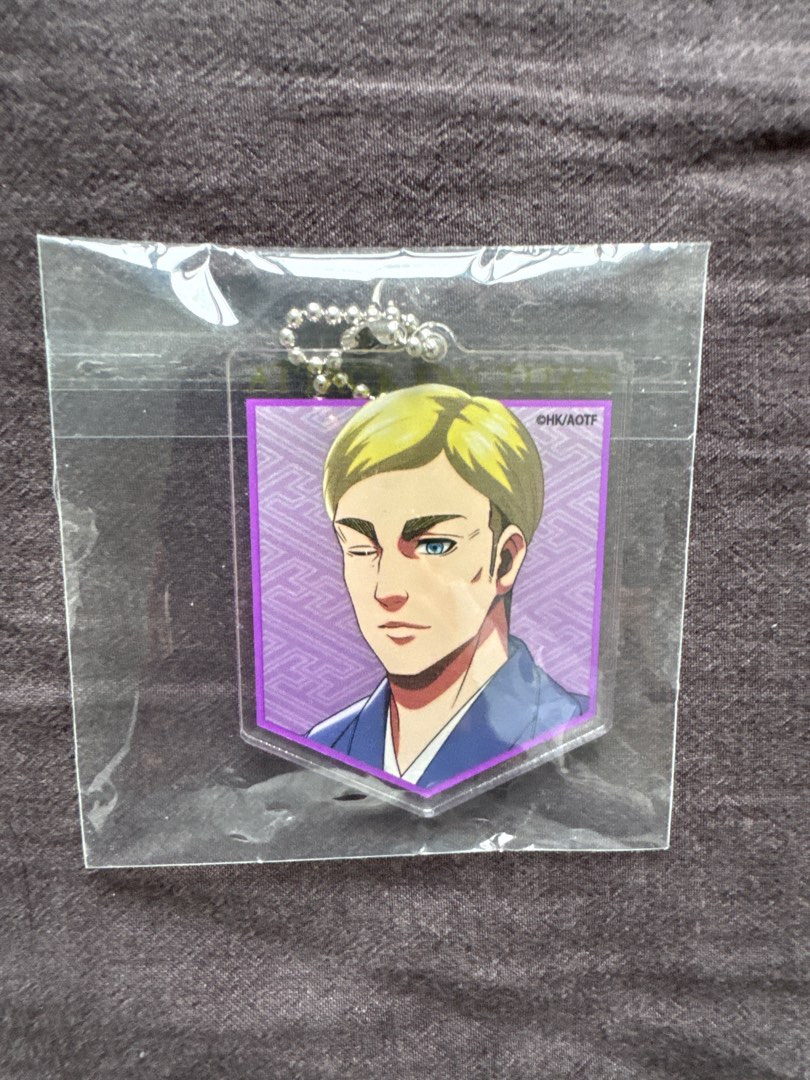 Attack on Titan Erwin Smith Keychain, Hobbies & Toys, Memorabilia ...