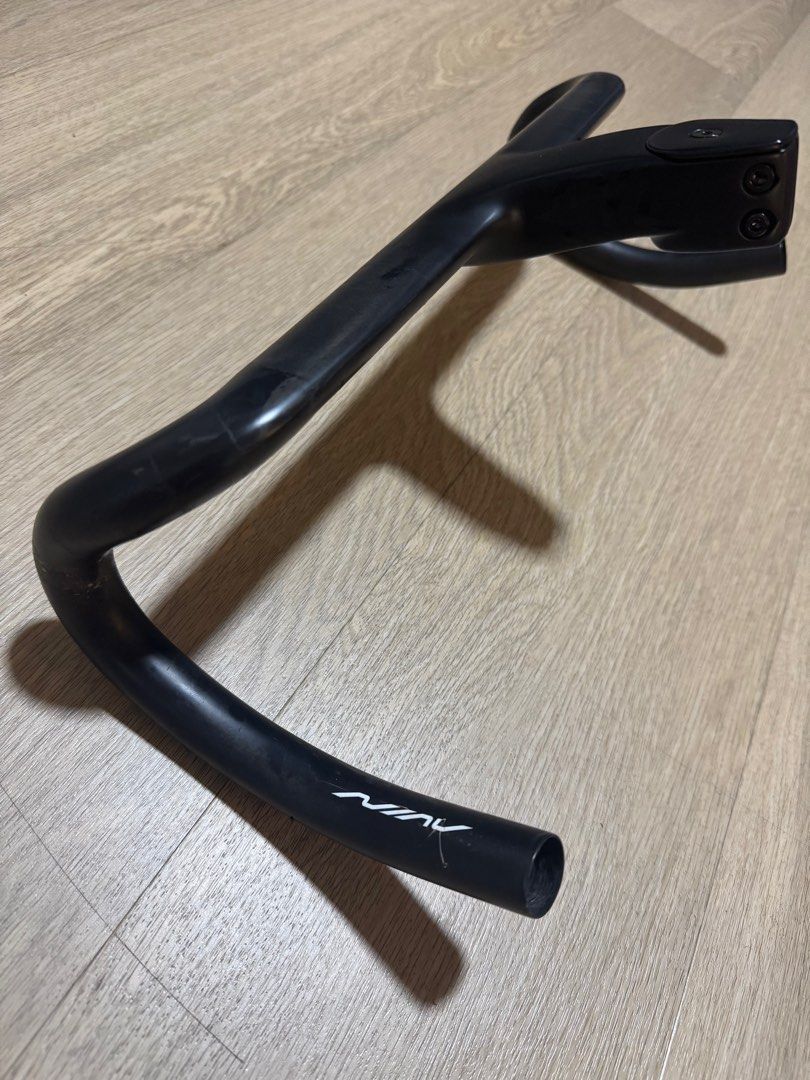 Avin (Avian Canary)T1100 EMC Integrated Handlebar, Sports Equipment ...