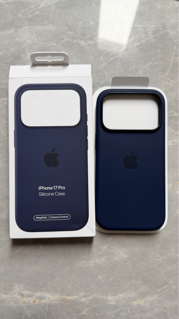 iPhone 17 Pro Silicone Case with Magsafe warna Midnight., Telepon ...