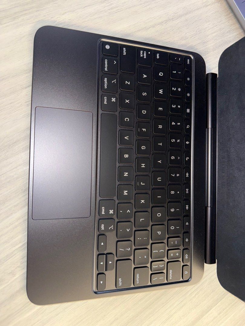 (m4) Apple Magic Keyboard for iPad Pro 11-inch, Computers & Tech, Parts ...