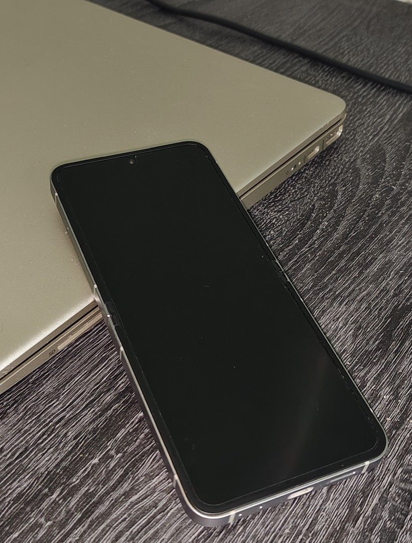 Samsung ZFlip 6 256GB, Mobile Phones & Gadgets, Mobile Phones, Android ...