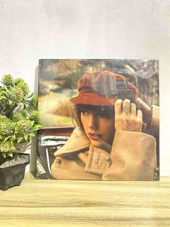 Taylor Swift Vinyl Records(1989 and Life of a showgirl), Hobbies & Toys ...