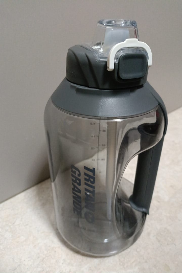 Lock & Lock Water bottle 1.7L, Furniture & Home Living, Kitchenware ...