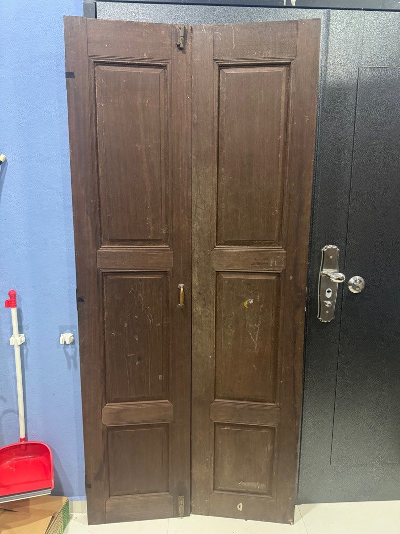 Pintu 2 Daun Kayu Cengal Antik, Hobbies & Toys, Collectibles ...