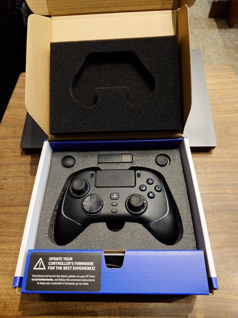 Razer Wolverine V2 Pro (PS5/PC), Video Gaming, Gaming Accessories ...