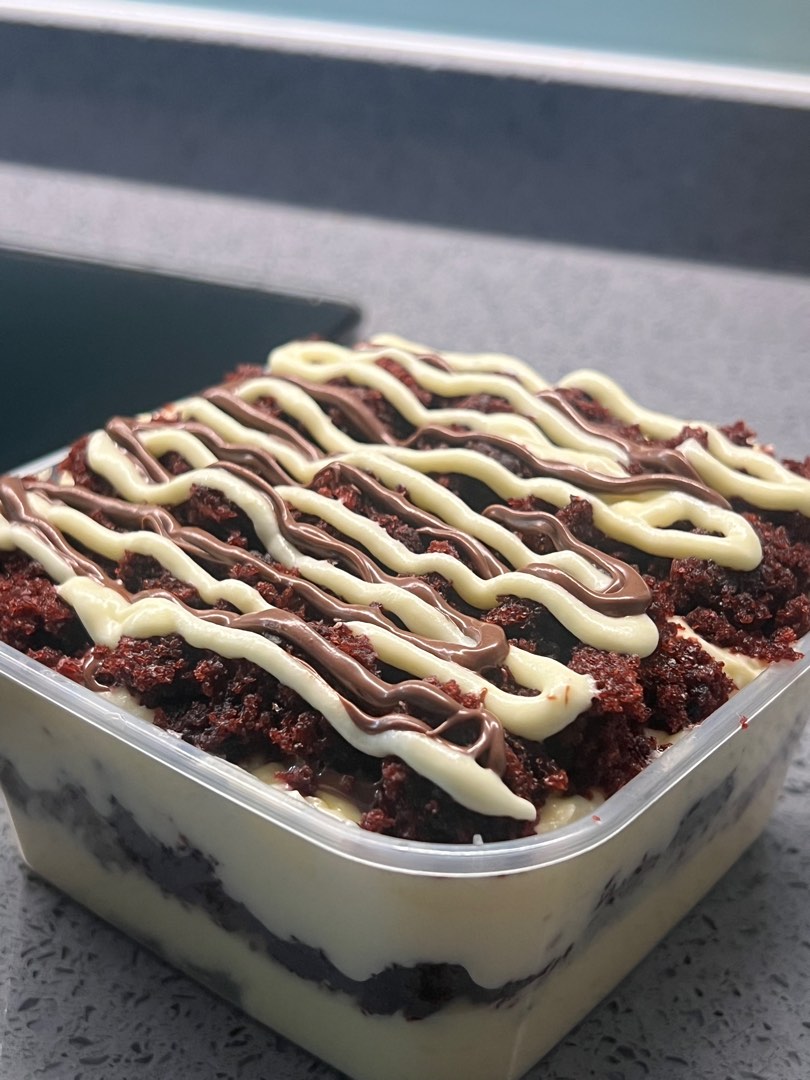 Red Velvet Banana Pudding, Food & Drinks, Homemade Bakes on Carousell