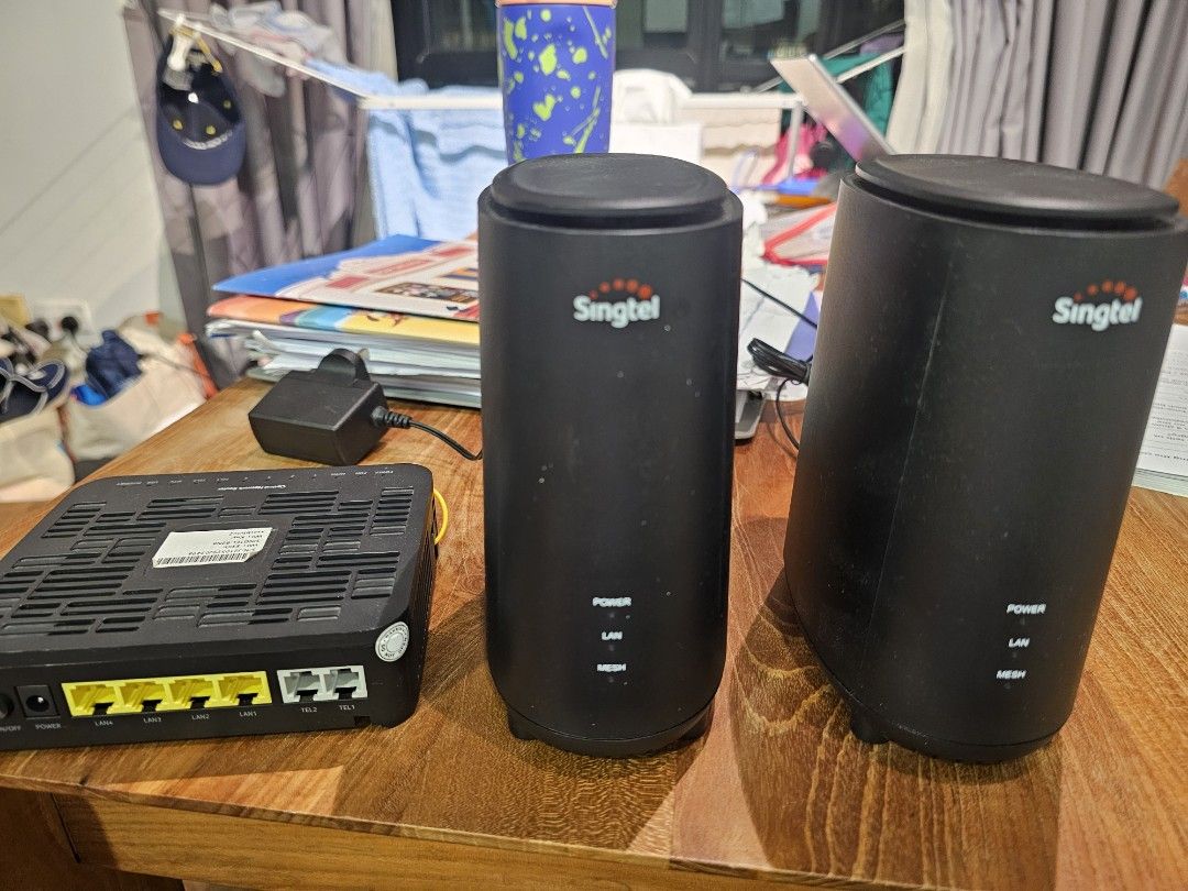 Singtel wifi6 mesh extender pair + Nokia G 240G E modem, Computers ...