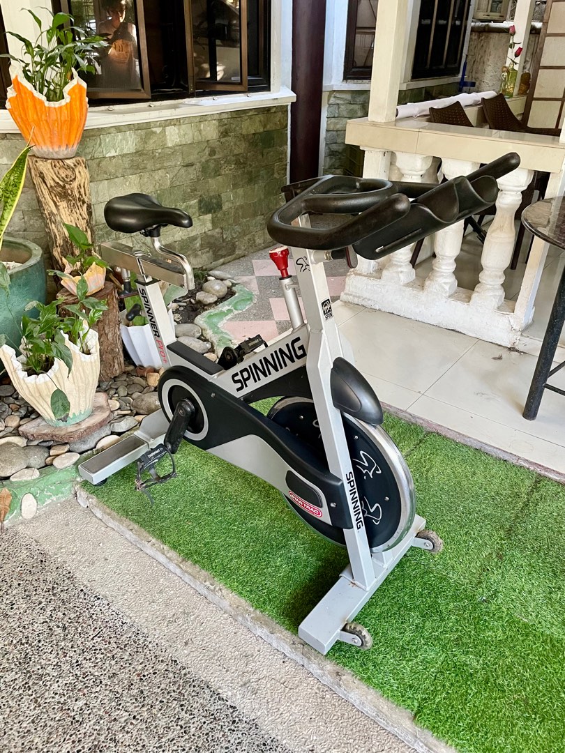 Star Trac Spinner Pro+ Stationary Bike, Sports Equipment, Exercise ...