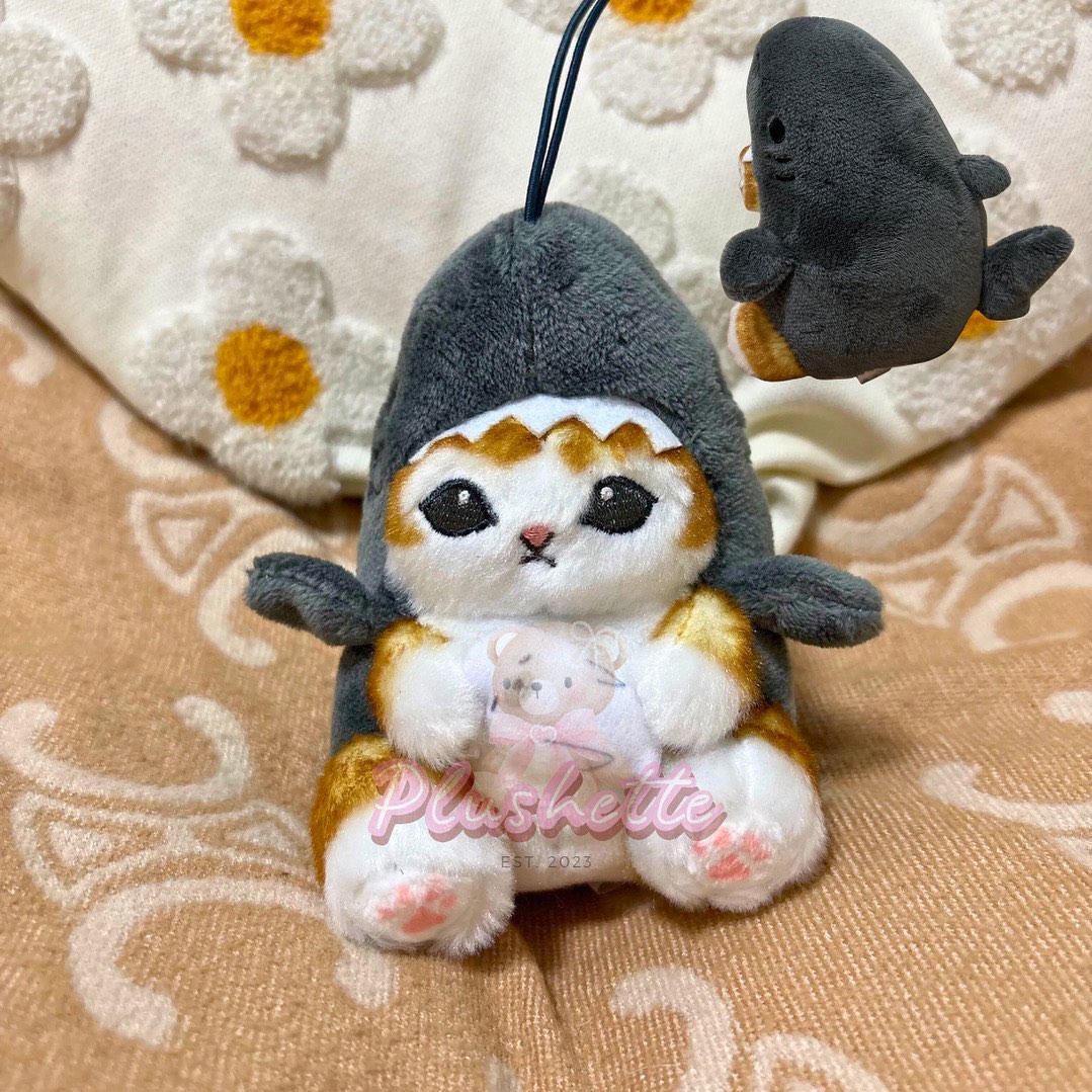 ୨୧ Mofusand - (CHARM) Shark Series: Gray Holding Seal, Hobbies & Toys ...