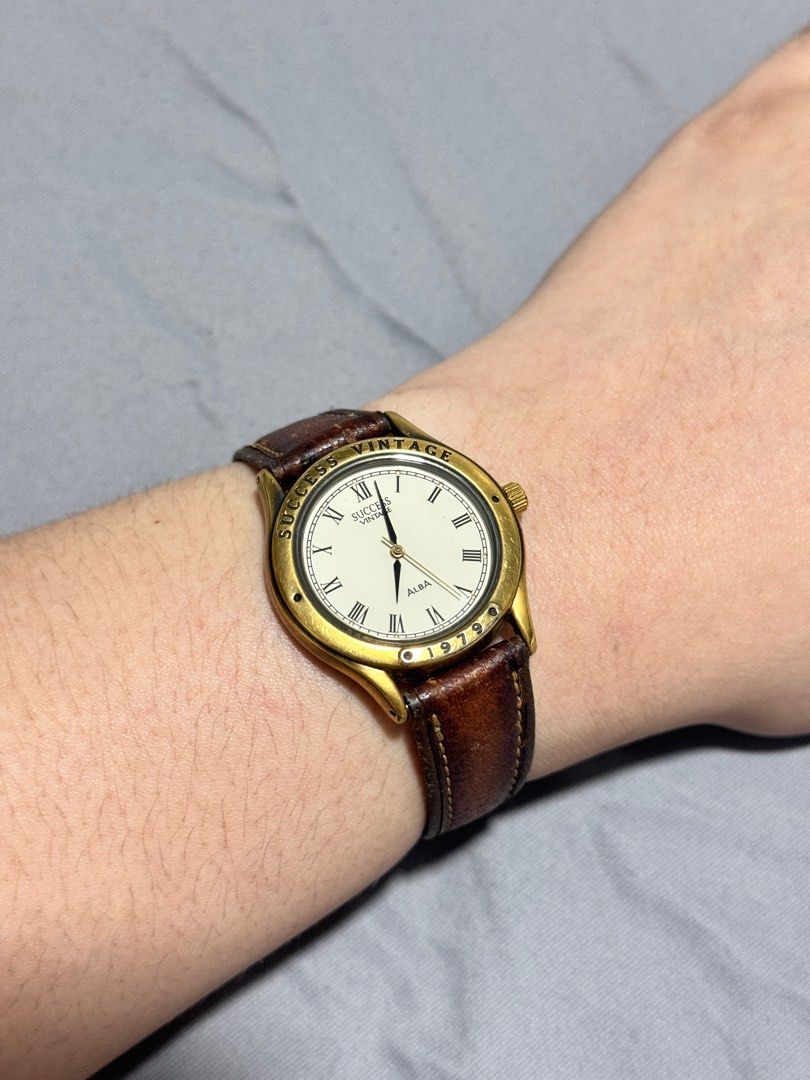 Alba Success Vintage Unisex Watch V701-1N40 Japan Made, Men's Fashion ...