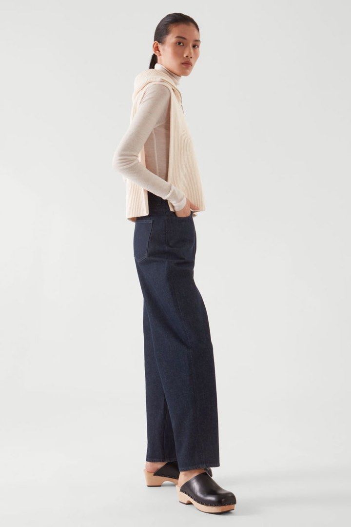 🥦Np:RM310 Nwt COS Open-Side Half-Zip Vest, Women's Fashion, Coats, Jackets and Outerwear on ...