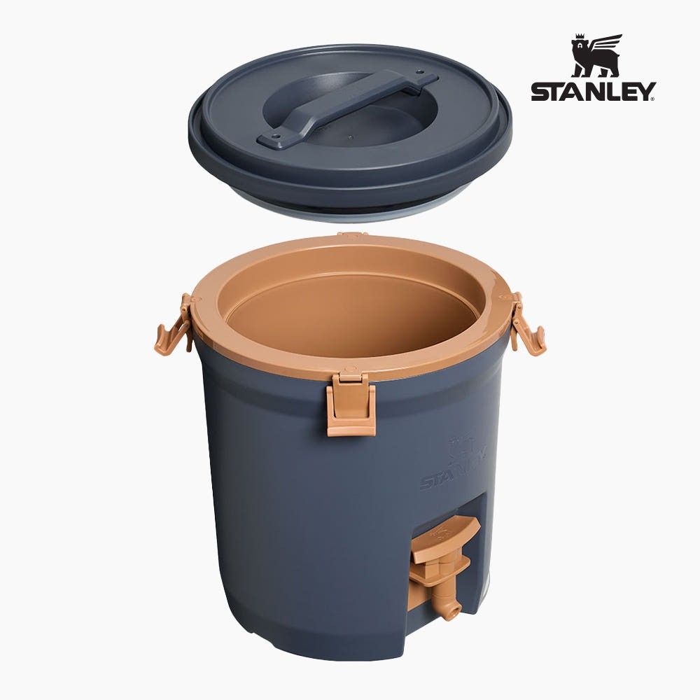 Stanley Fast Flow Water Jug 7.5L, Hobbies & Toys, Memorabilia ...