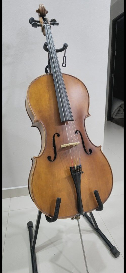 3/4 Size Cello, Hobbies & Toys, Musical Instruments on Carousell