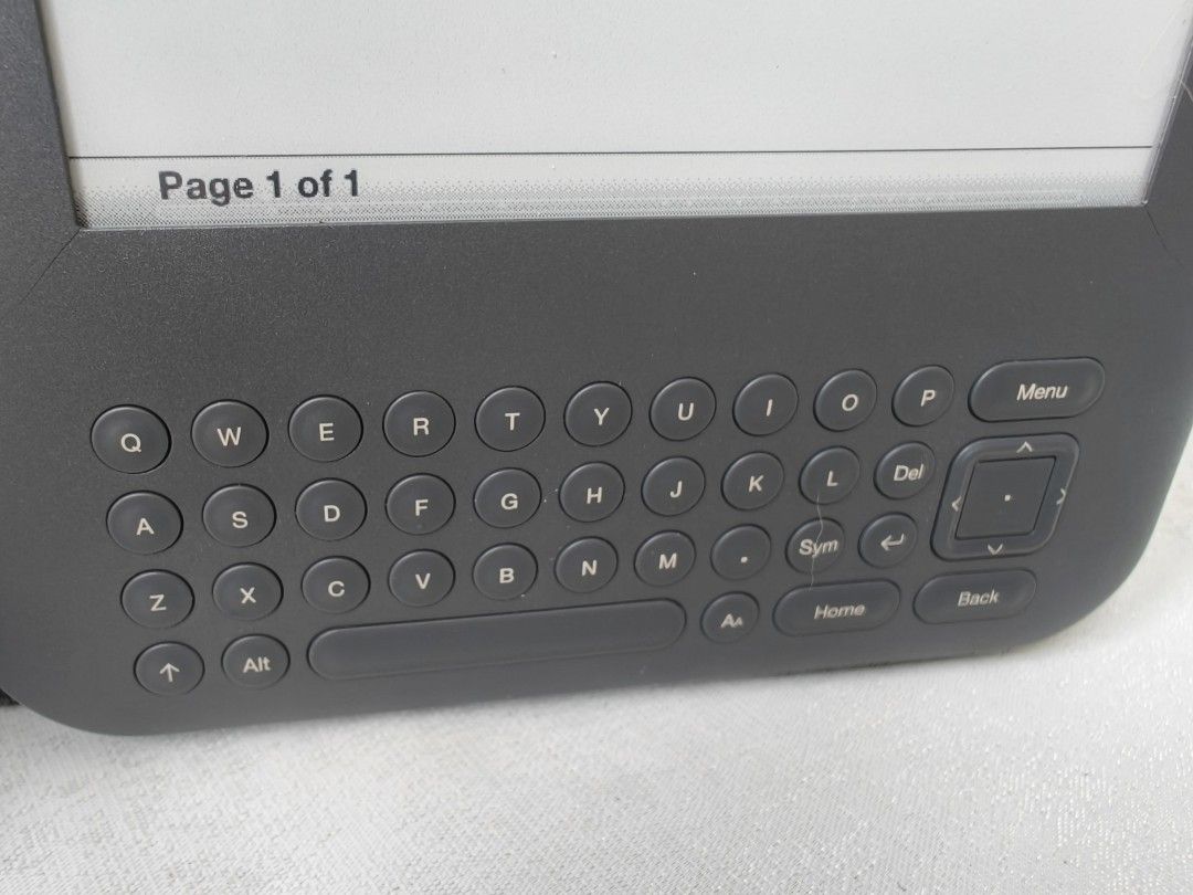 Amazon Kindle Keyboard eReader with Case, Mobile Phones & Gadgets, E ...