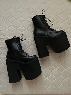Tokyo Bopper Belly Button Platform Boots, Women's Fashion, Footwear ...