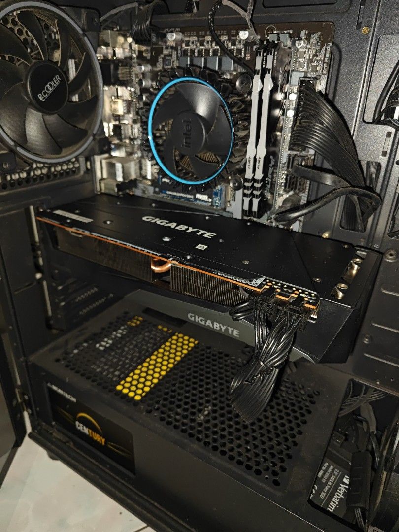 Gigabyte Radeon RX 6800 XT Graphics Card, Computers & Tech, Parts ...