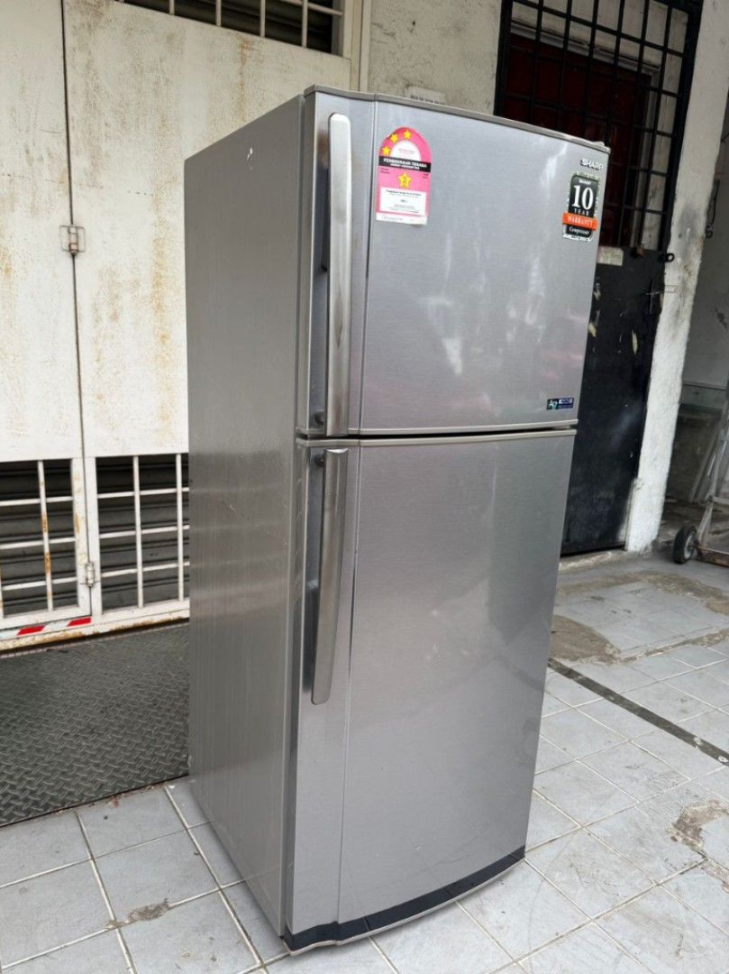 Sharp 203L 2door fridge refrigerator peti ais sejuk lightly used second ...