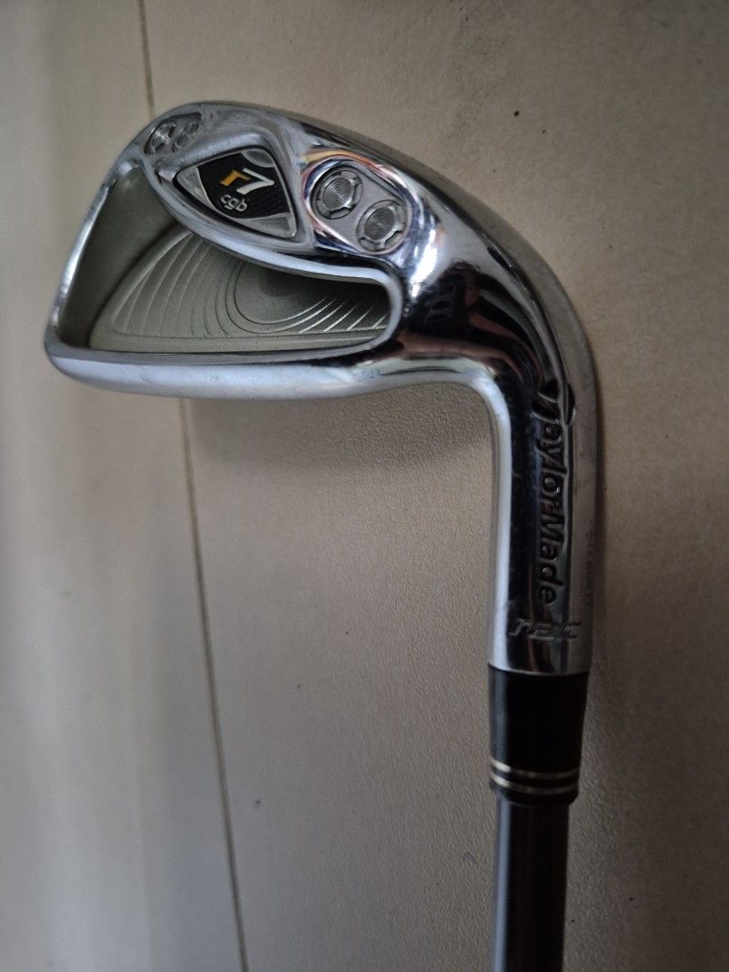 TaylorMade Golf Club - Iron 4, Sports Equipment, Sports & Games, Golf ...