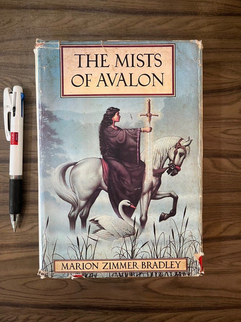1982 The Mists of Avalon / Marion Zimmerman Bradley, Hobbies & Toys, Books & Magazines ...