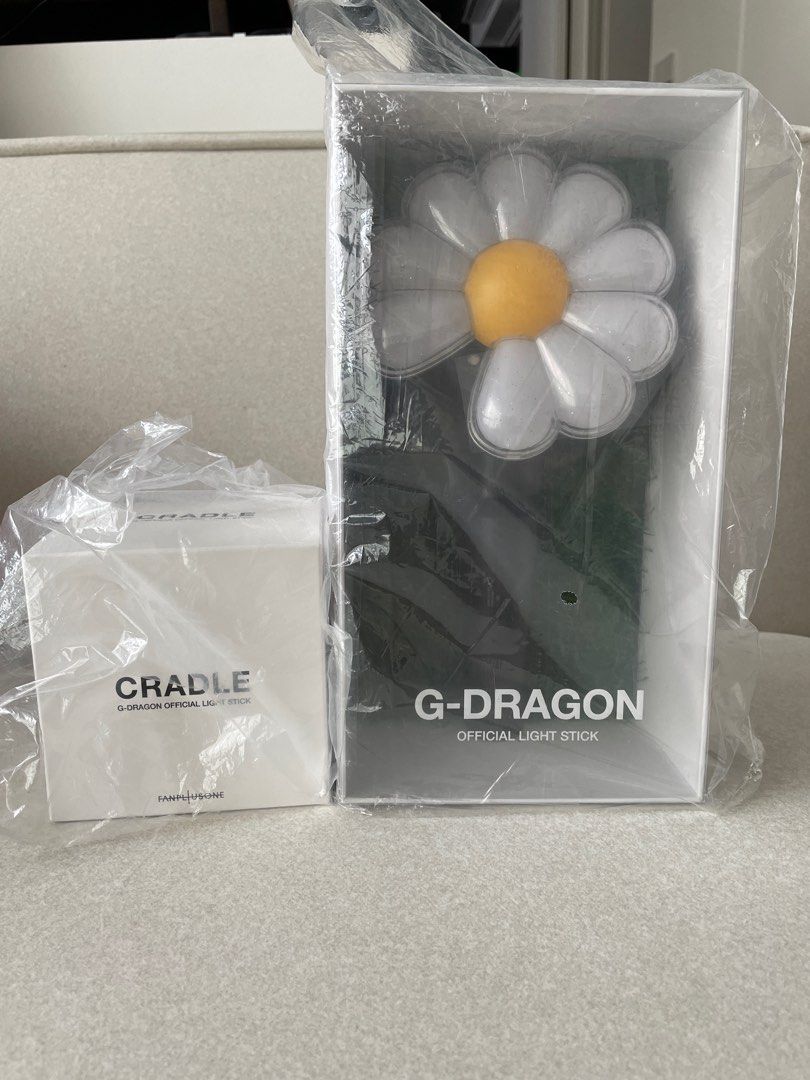 G-Dragon Official Light Stick & Cradle, Hobbies & Toys, Memorabilia ...