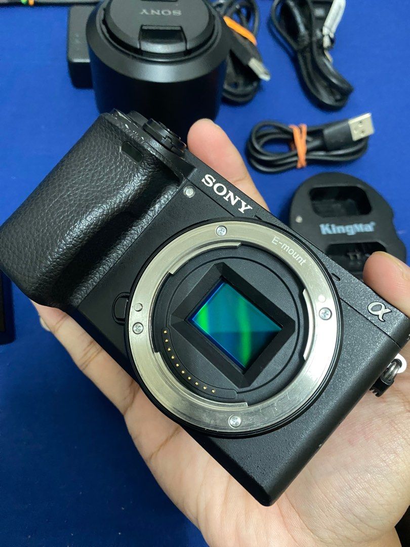 Sony A6300 SC 18k with Sony 35mm/f1.8, Photography, Cameras on Carousell