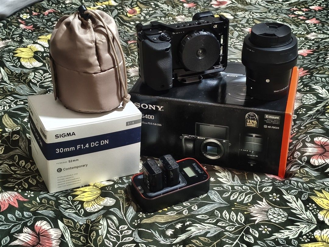 Sony Alpha a6400 Camera Kit with Sigma Lens, Photography, Cameras on ...