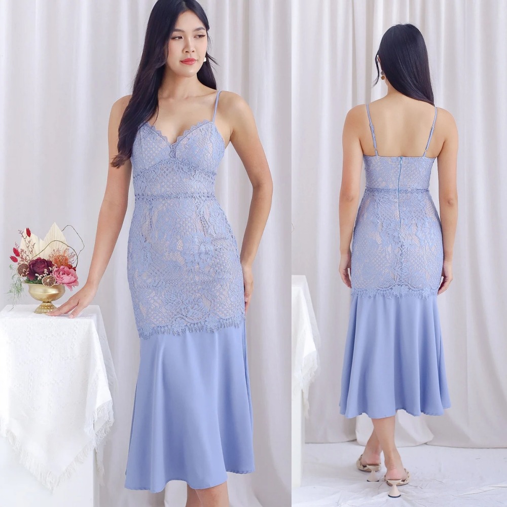 The Design Closet Violette Lace Bustier Mermaid Dress In Blue [vyloved ...