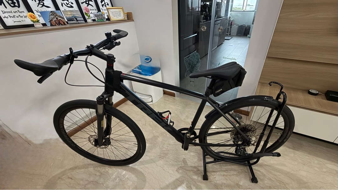 Trek Dual Sport 4 Hybrid Bike (No more production), Sports Equipment ...