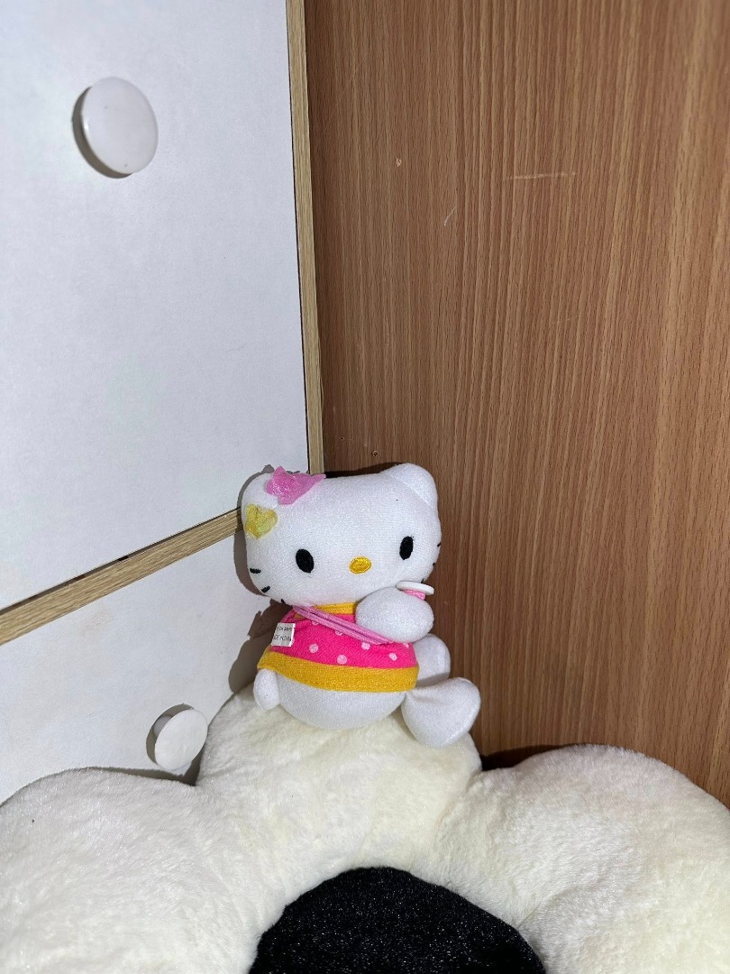2004 Sanrio Vintage: Hello Kitty Curtain Garter Pullback, Hobbies ...