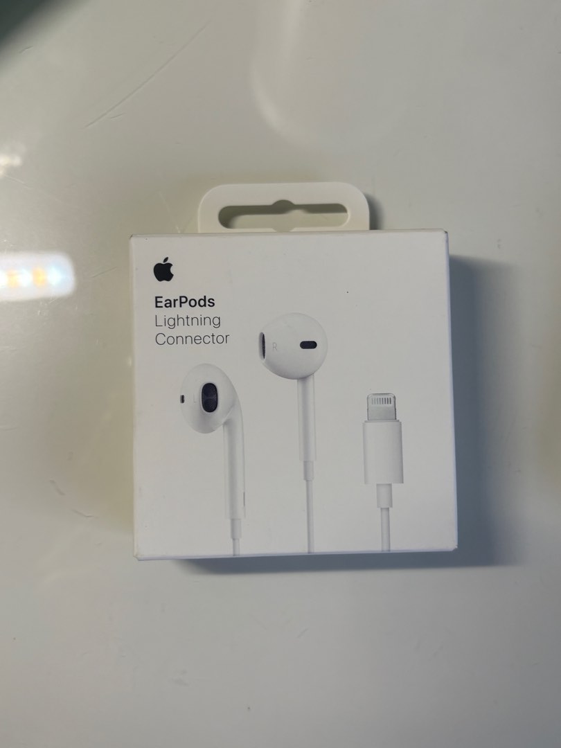 Apple EarPods with Lightning Connector - Brand New, Audio, Earphones on ...