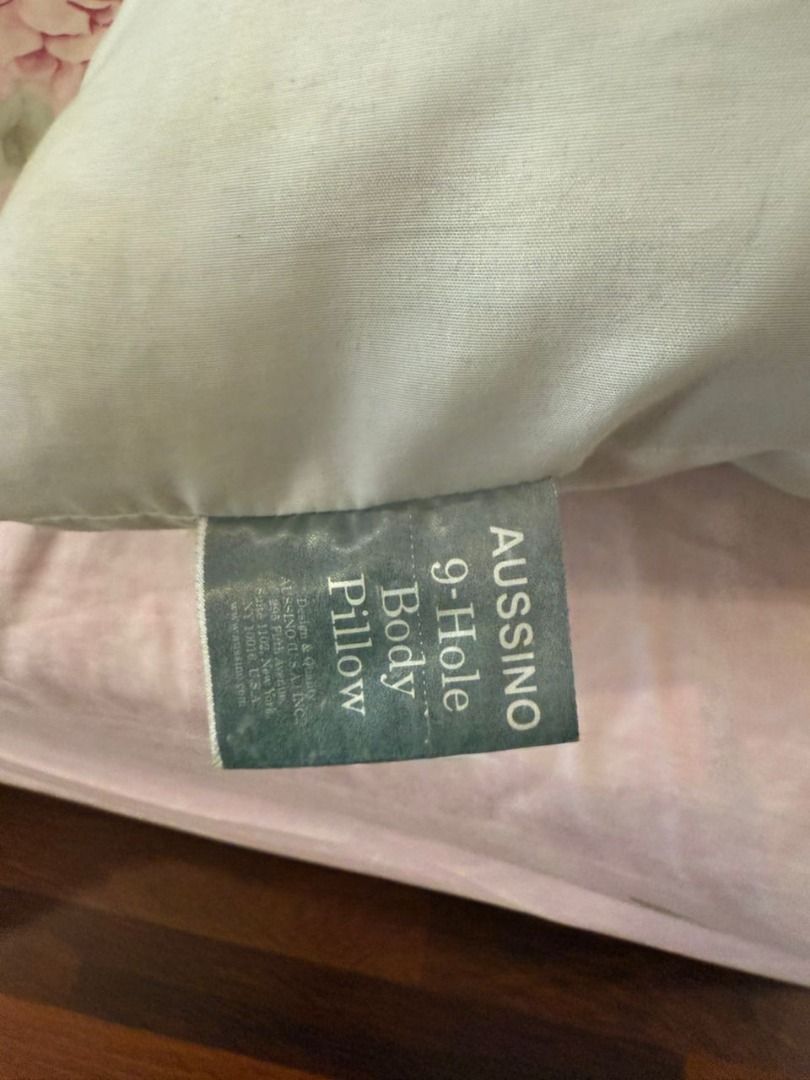 Aussino 9-Hole Body Pillow, Furniture & Home Living, Bedding & Towels ...