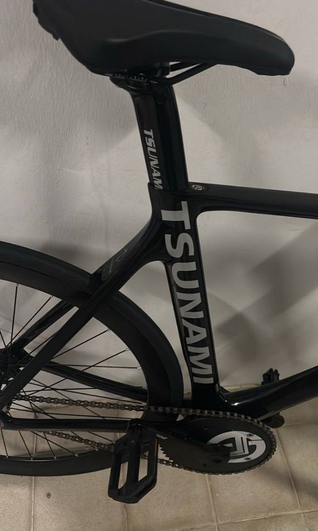 (Brand new super steal 🔥 Ready stock) Authentic Tsunami shuttler full ...