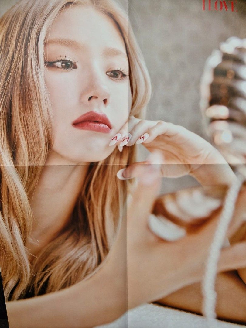 (G)I-DLE - I LOVE Album (Born Ver.), Hobbies & Toys, Memorabilia ...