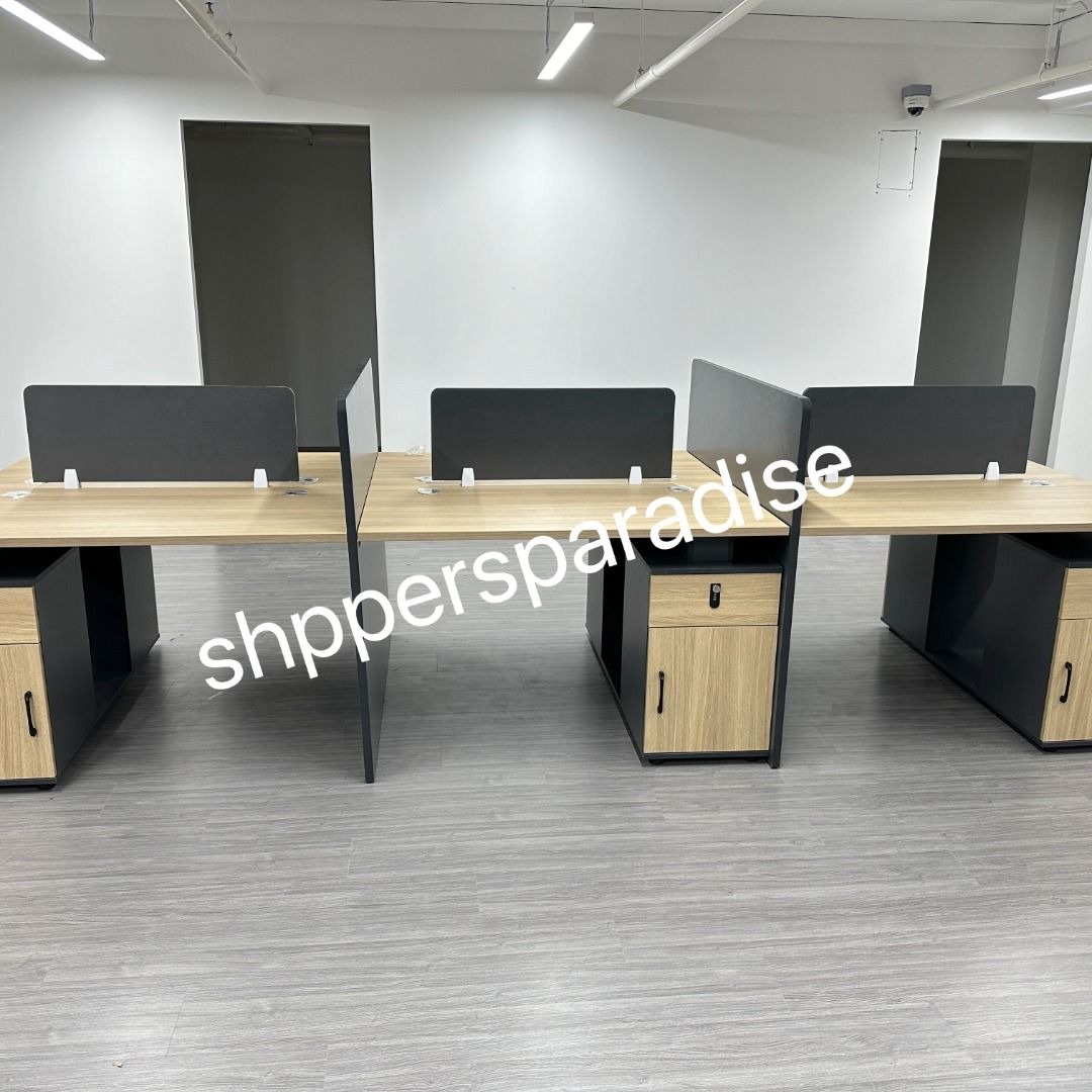 H111,114,116. CCC 001 Executive Workstation, Workstation w Divider ...