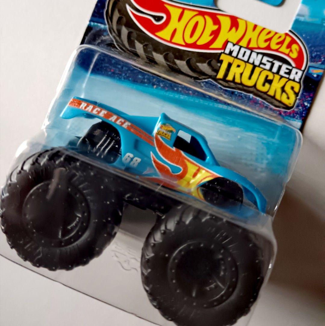 HOT WHEELS 2025 Mini Monster Trucks Race Ace Scale 1:70, Hobbies & Toys ...