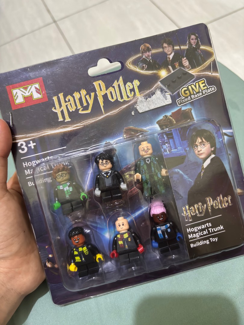Lego set Harry Potter Hogwarts Magical Trunk, Toys & Collectibles ...