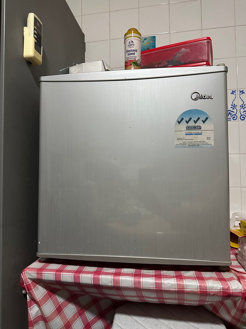Midea Mini Fridge - Excellent Condition, TV & Home Appliances, Kitchen ...