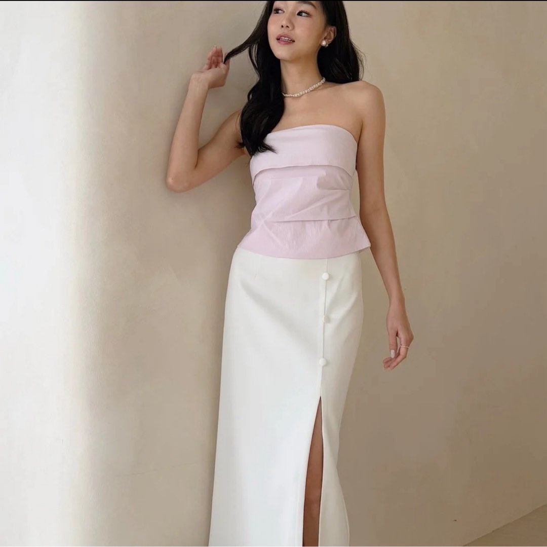 Mikayla Sora Faux Button Midi Skirt in White, Women's Fashion, Bottoms ...