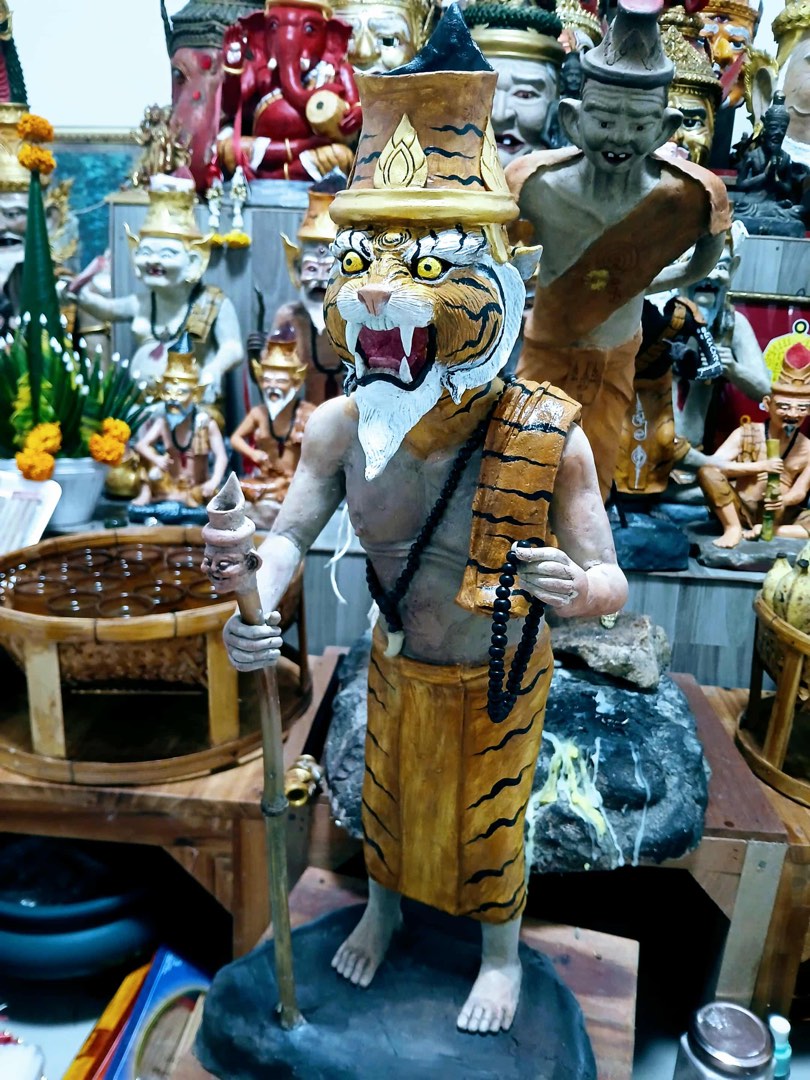 Pujaw Serming phai standing bucha base 10” Height 20”, Hobbies & Toys ...