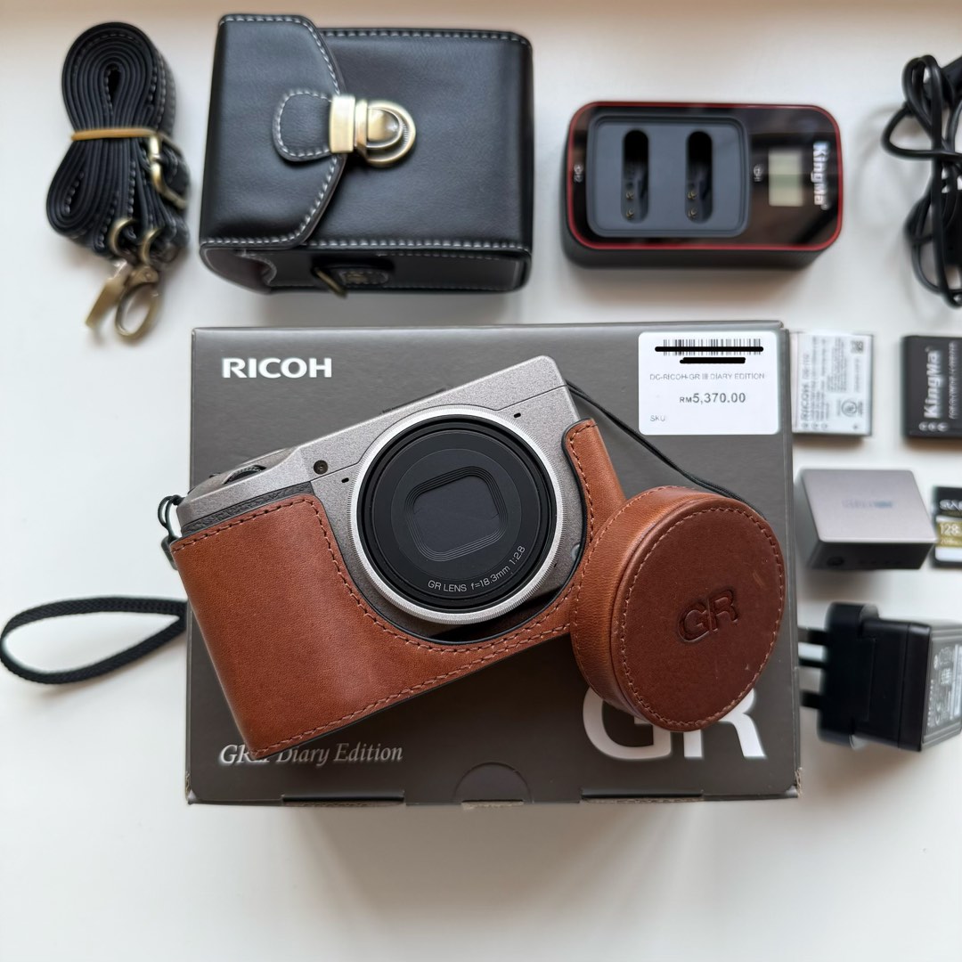 Ricoh GRiii GR3 Diary Edition Full set, Photography, Cameras on Carousell