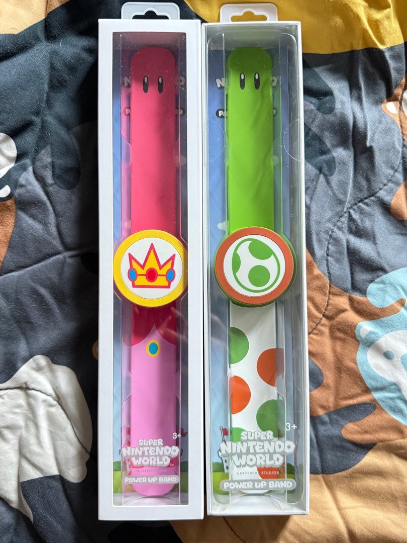 Super Nintendo World Power Up Band 能量手帶, 興趣及遊戲, 玩具 & 遊戲類 - Carousell