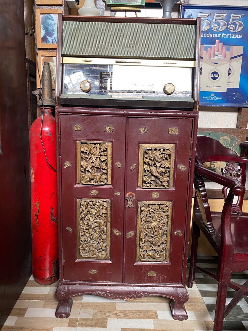 Almari Baba Nyonya Antik, Hobbies & Toys, Collectibles & Memorabilia ...
