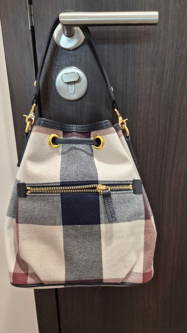 Authentic Blue Label Bucket Bag, Women's Fashion, Bags & Wallets, Cross ...