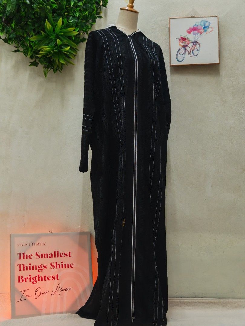 Roza Black Abaya with Hood, Women's Fashion, Muslimah Fashion, Kaftans ...