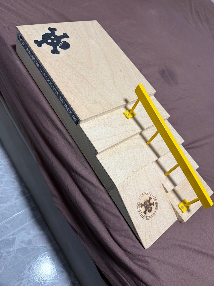 Blackriver Ramps Stair Set with Yellow Rail, Hobbies & Toys, Toys ...