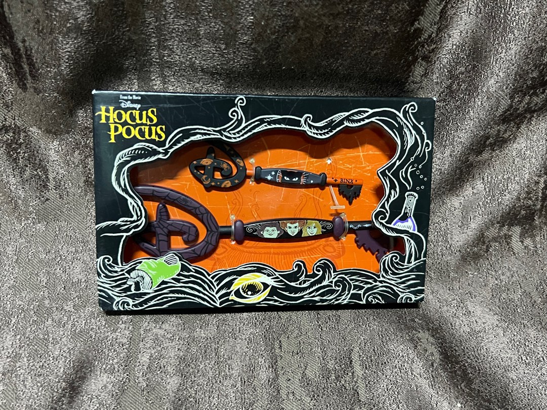 Disney Hocus Pocus Collectible Set, Hobbies & Toys, Memorabilia ...